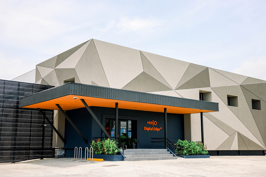 Green Data Centers in Asia - Digital Edge DC